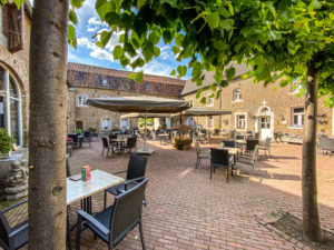 Hoeve-Serre-Terras – De Laethof Mesch