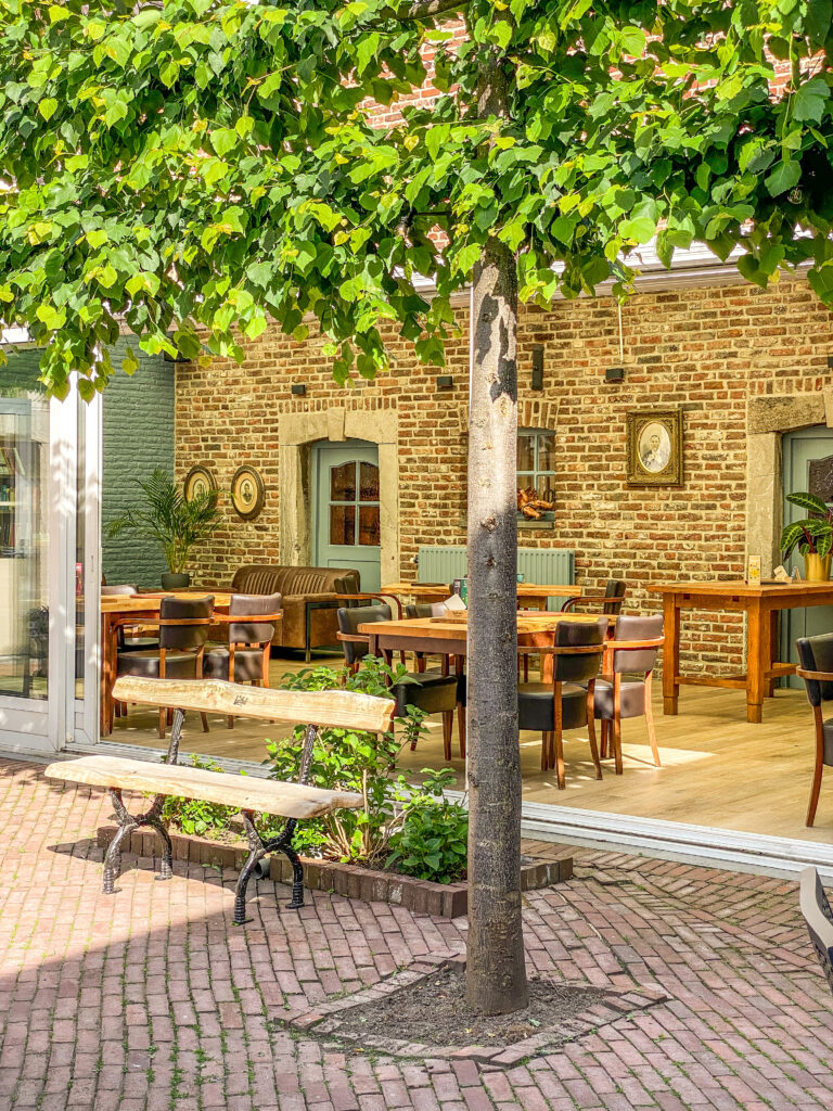 Hoeve-Serre-Terras – De Laethof Mesch